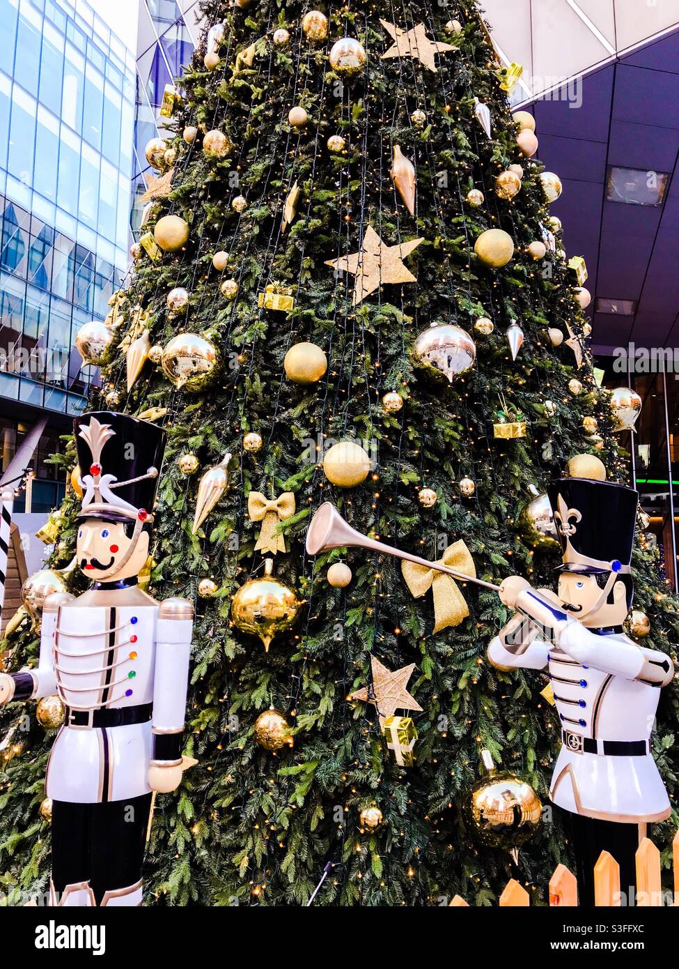 Traditional christmas tree hi-res stock photography and images - Alamy