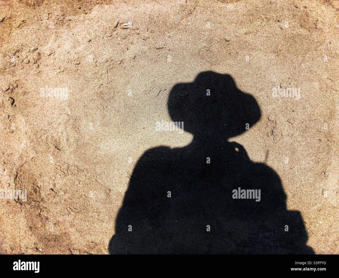 Man silhouette hat hi-res stock photography and images - Alamy