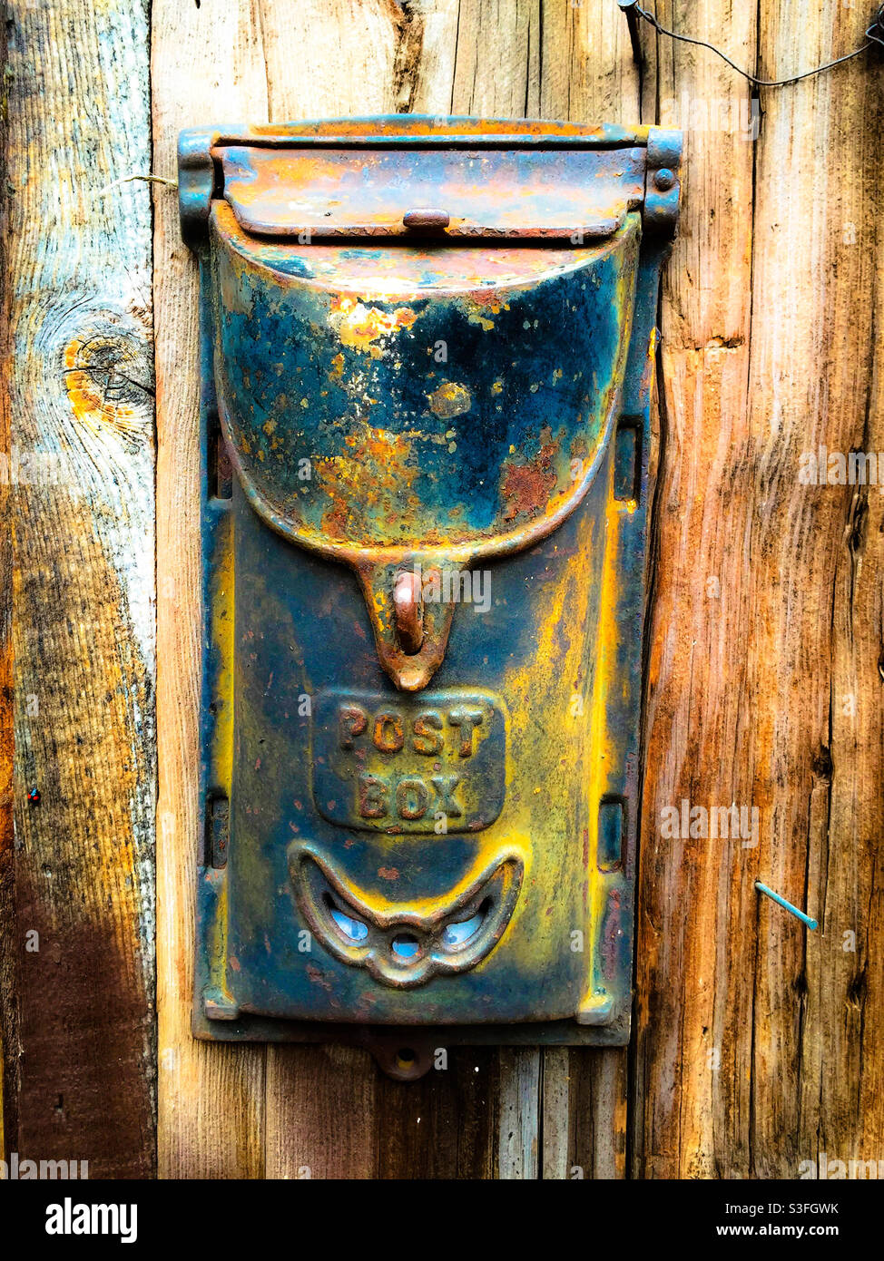 Metal post box hi-res stock photography and images - Alamy