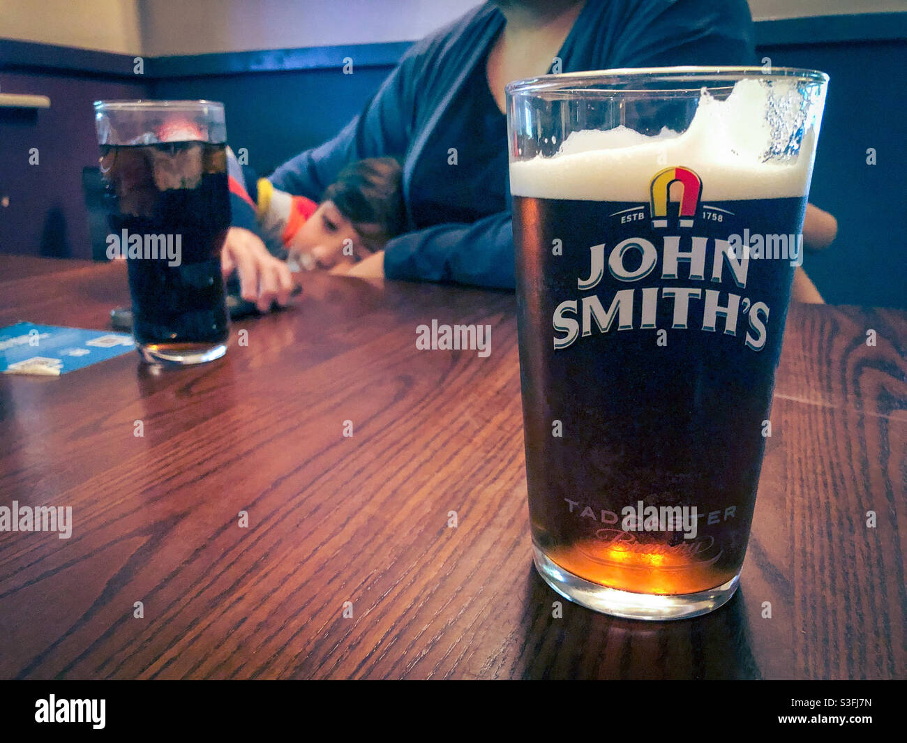 John smiths drink hi-res stock photography and images - Alamy