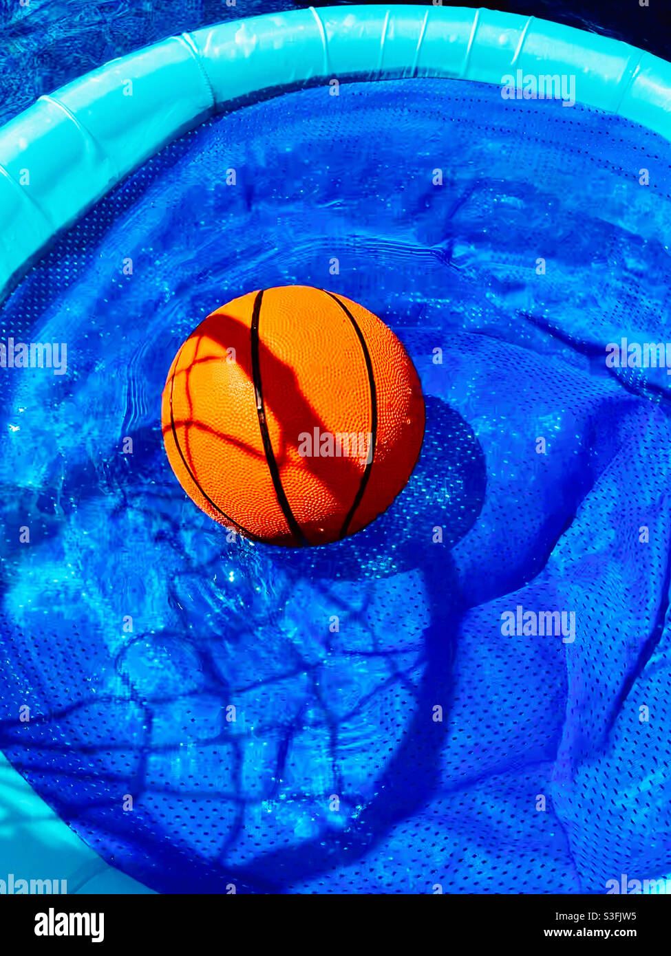 Basketball pool hi-res stock photography and images - Alamy