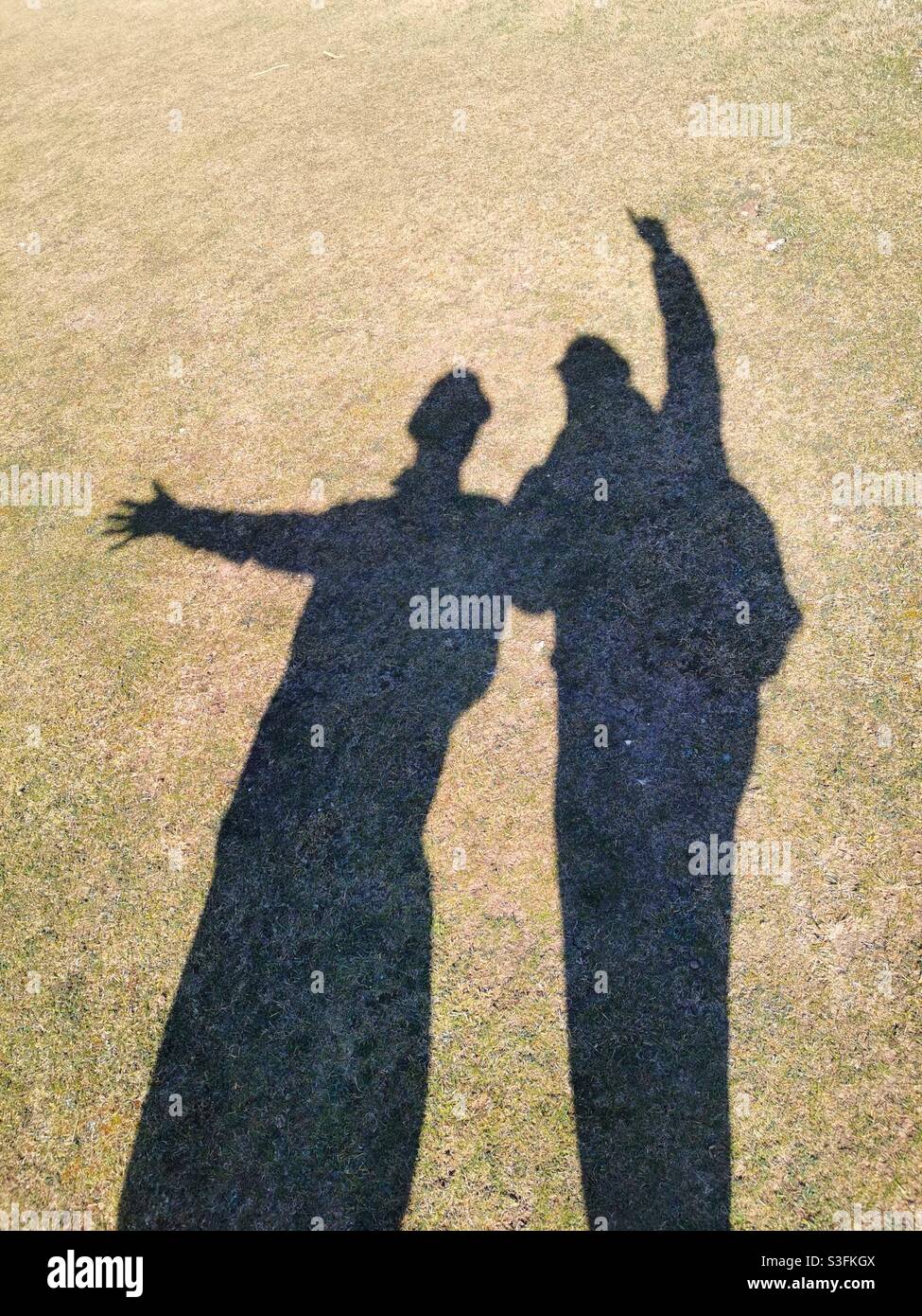 Men in the shadows hi-res stock photography and images - Alamy