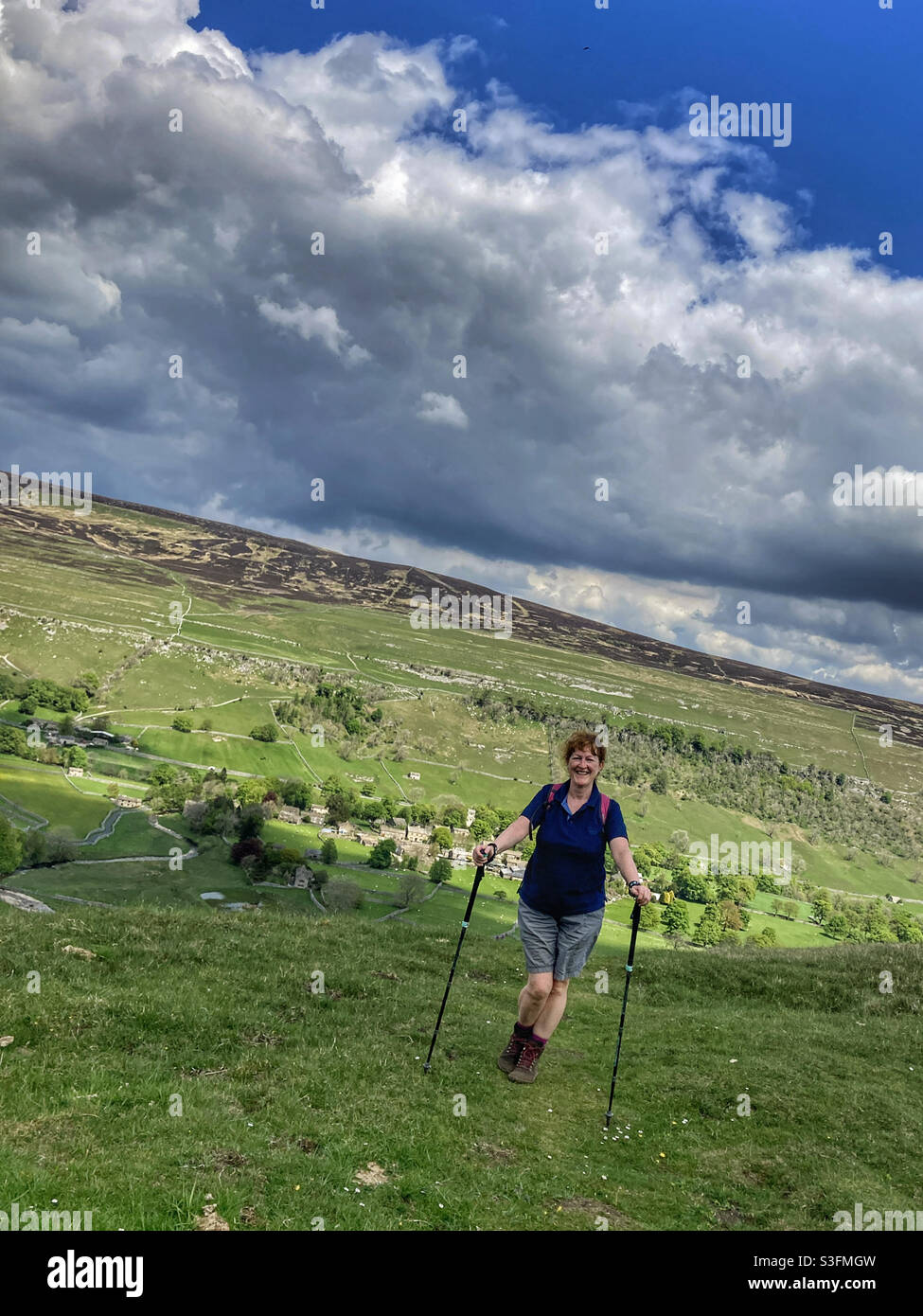 Woman walking in the Yorkshire Dales Stock Photo - Alamy