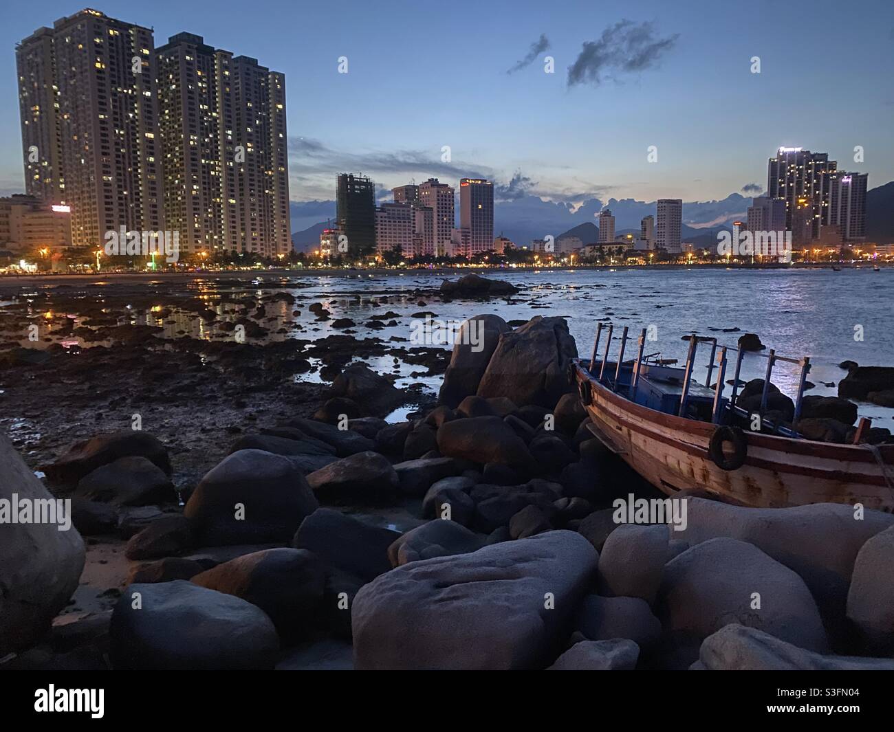 Far away city hi-res stock photography and images - Alamy