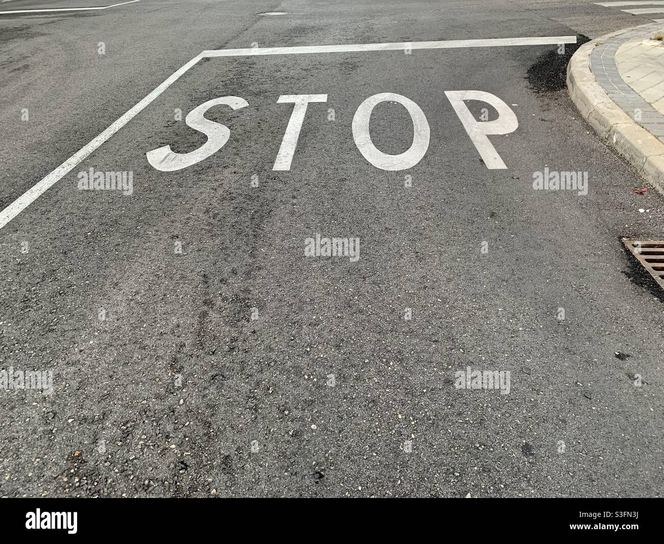 Asphalt traffic sign hi-res stock photography and images - Alamy