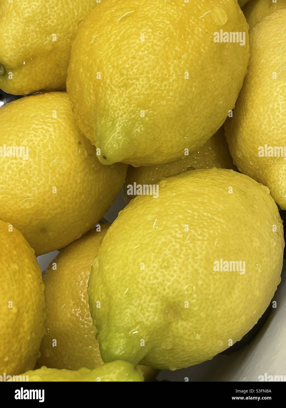 Washed lemons hi-res stock photography and images - Alamy