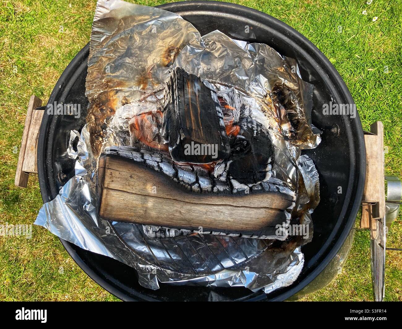 Bbq ash hi-res stock photography and images - Alamy