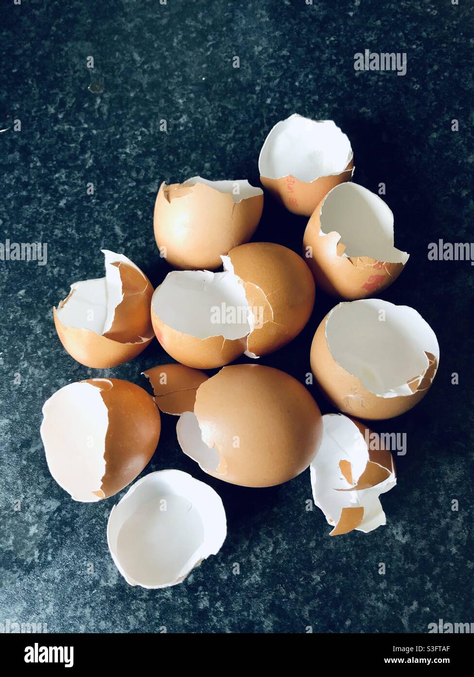 Egg shells broken hi-res stock photography and images - Alamy