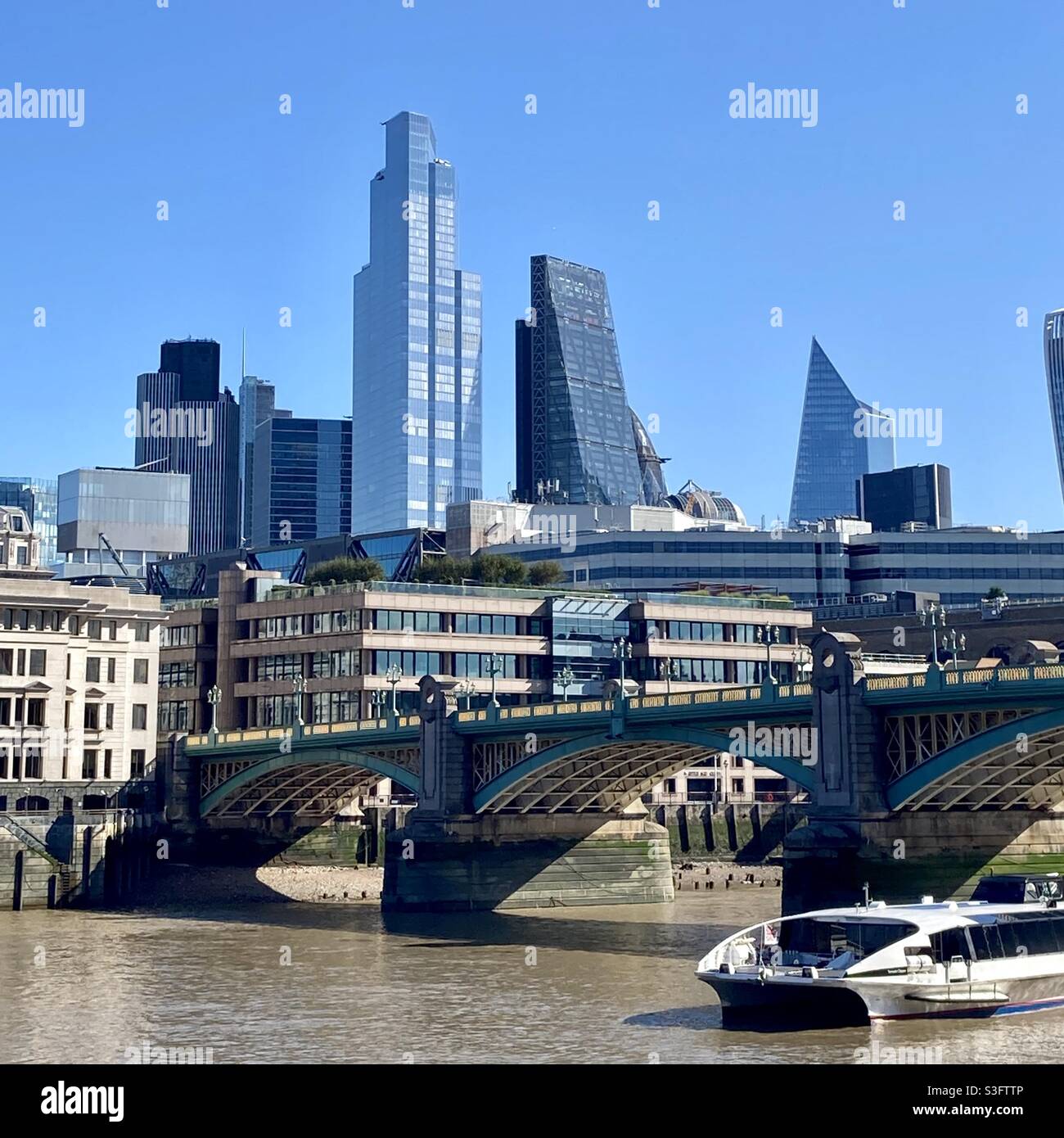 London skyline from southbank hi-res stock photography and images - Alamy