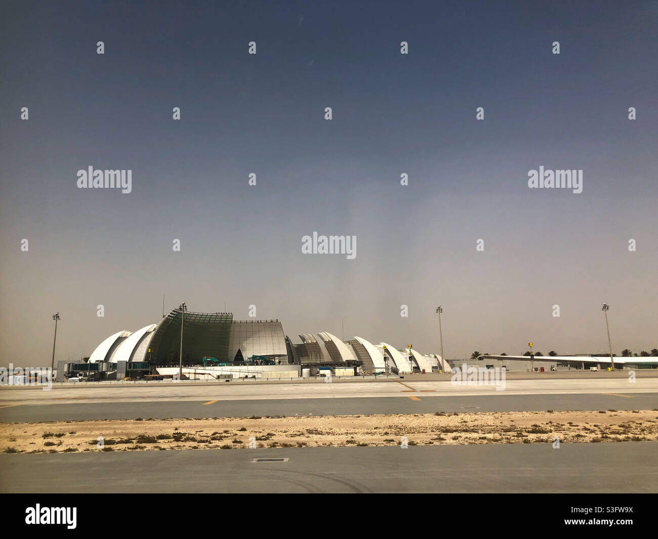 Hamad international airport hi-res stock photography and images - Alamy