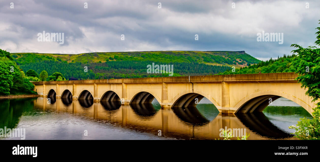 Ladybower bridge hi-res stock photography and images - Alamy