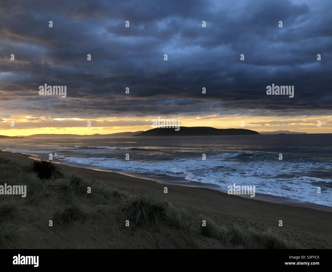 Morning storm rolling in Stock Photo - Alamy
