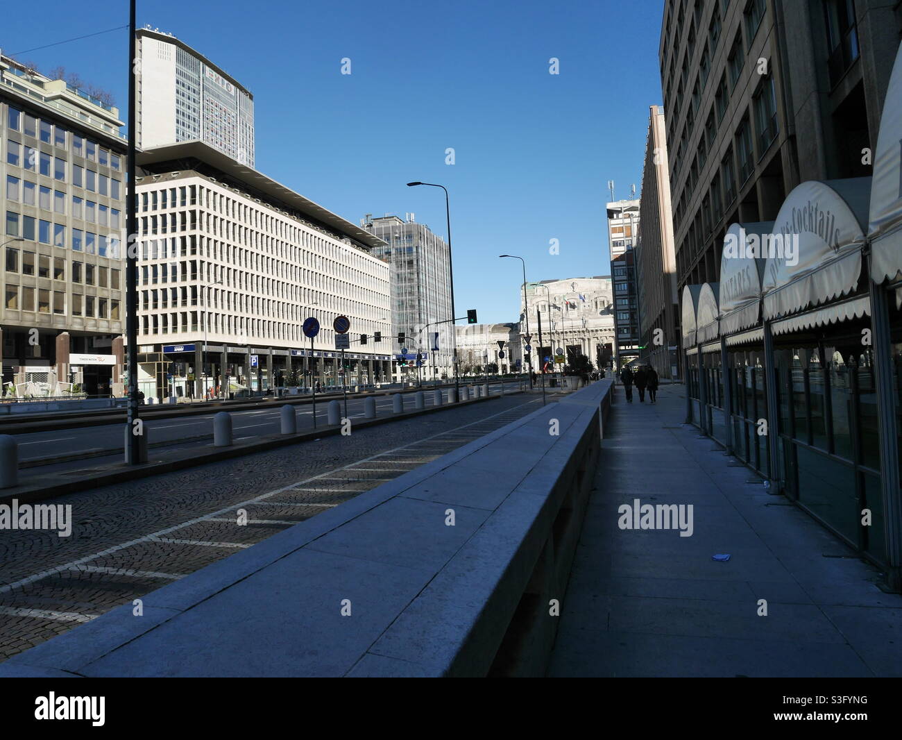 Milano downtown street Stock Photo - Alamy