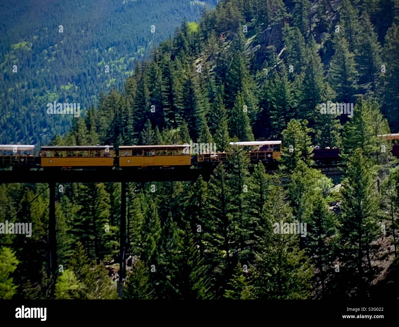 Train and mountain hi-res stock photography and images - Alamy