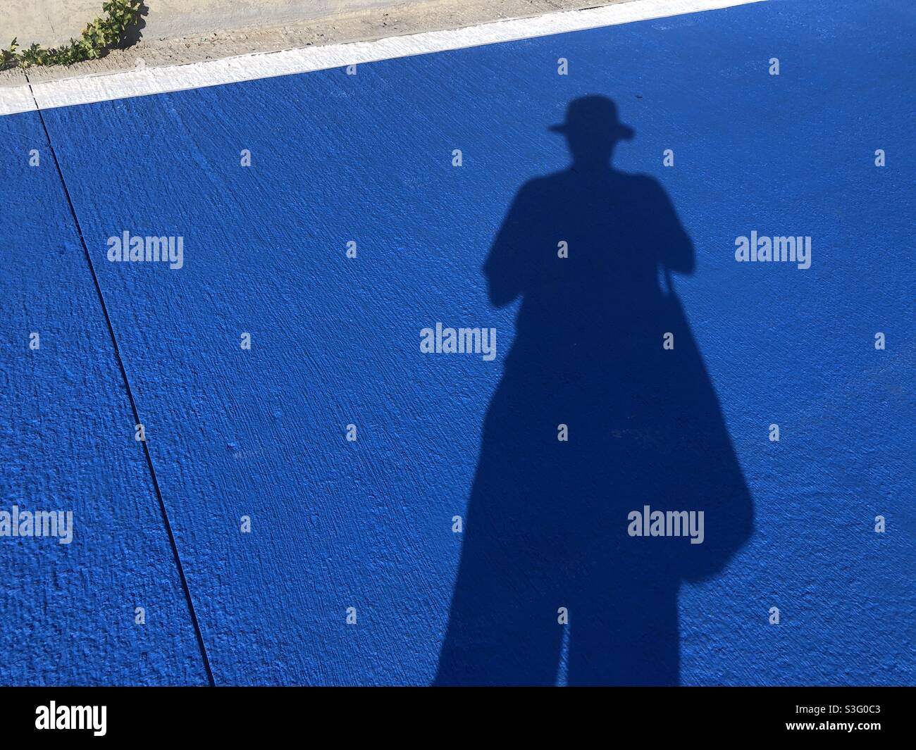 Blue painted man hi-res stock photography and images - Alamy