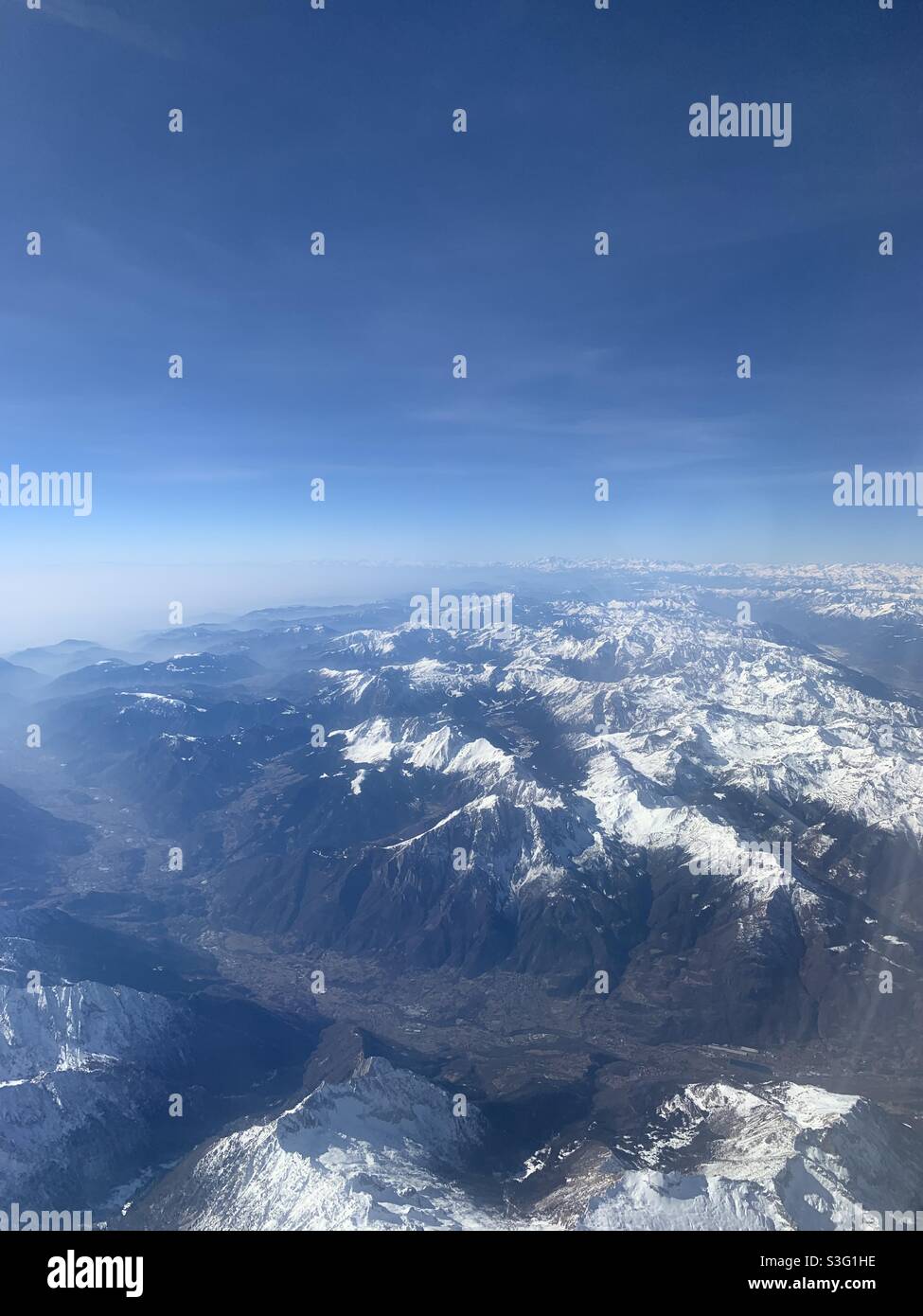 Flying high over alps hi-res stock photography and images - Alamy