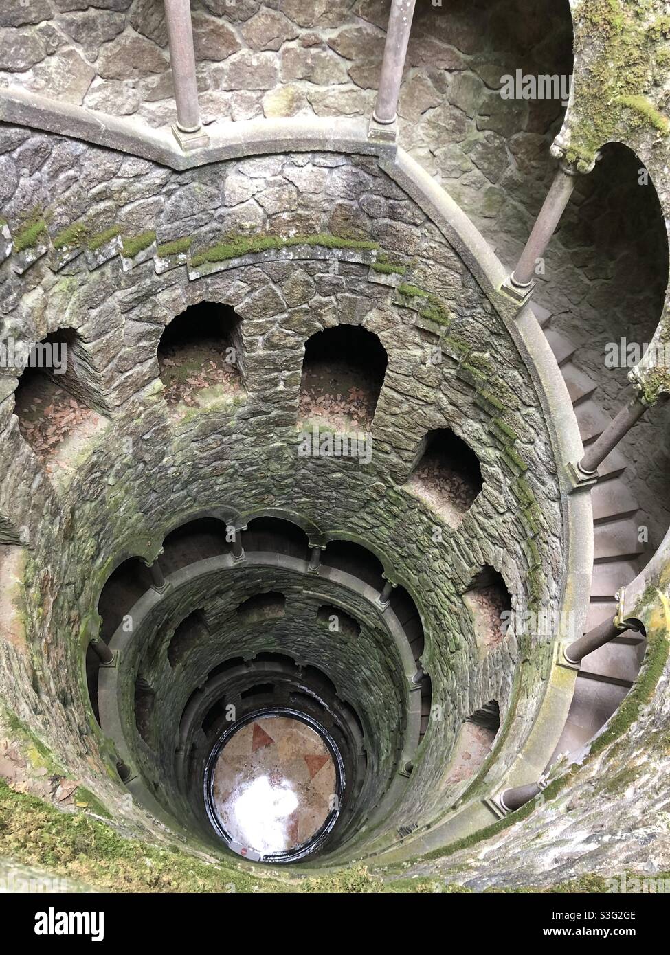 Quinta da regaleira well sintra hi-res stock photography and images - Alamy