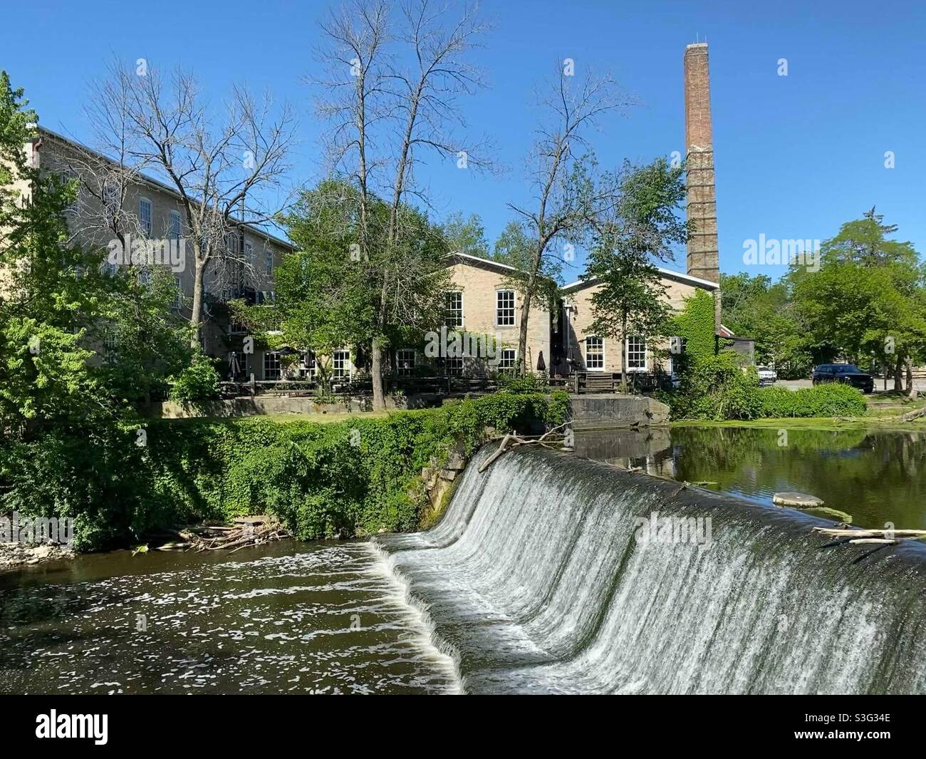 Old mill and waterfall, Cedarburg, Wisconsin USA Stock Photo - Alamy