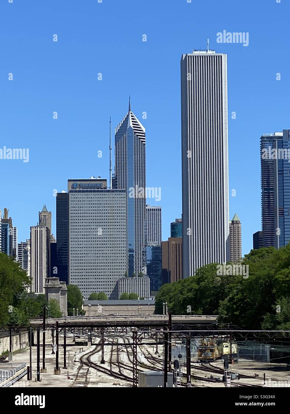 Chicago el tracks hi-res stock photography and images - Alamy