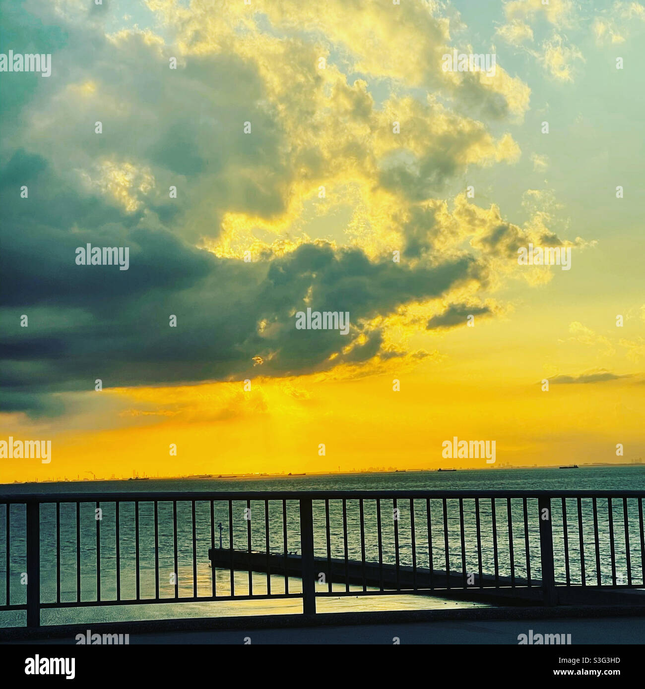 Japanese seaside hi-res stock photography and images - Alamy