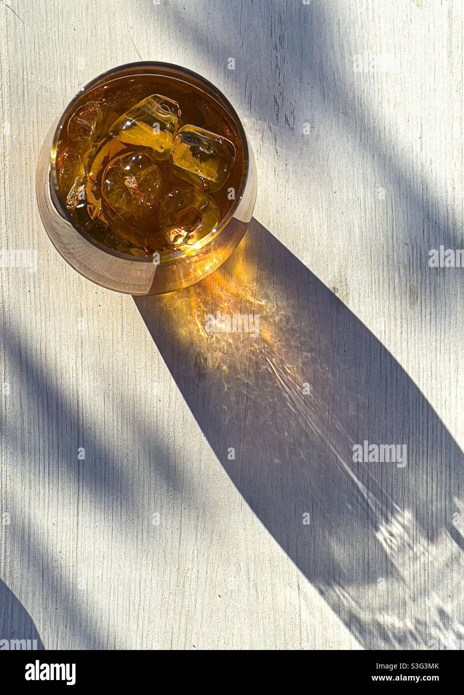 Sunlight creating shadow hi-res stock photography and images - Alamy