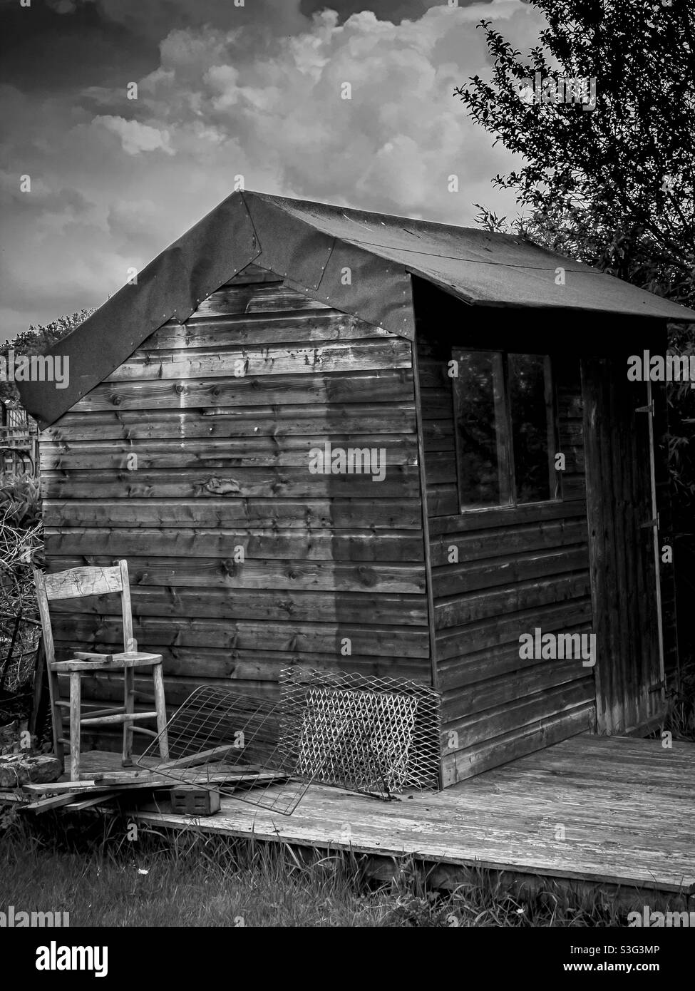 Old wooden shed hi-res stock photography and images - Alamy