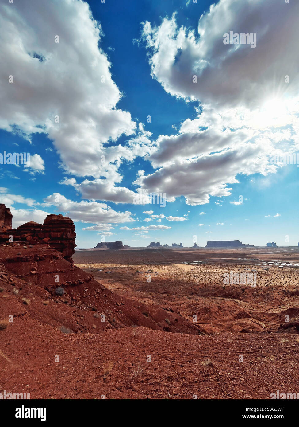 Above the valley hi-res stock photography and images - Alamy