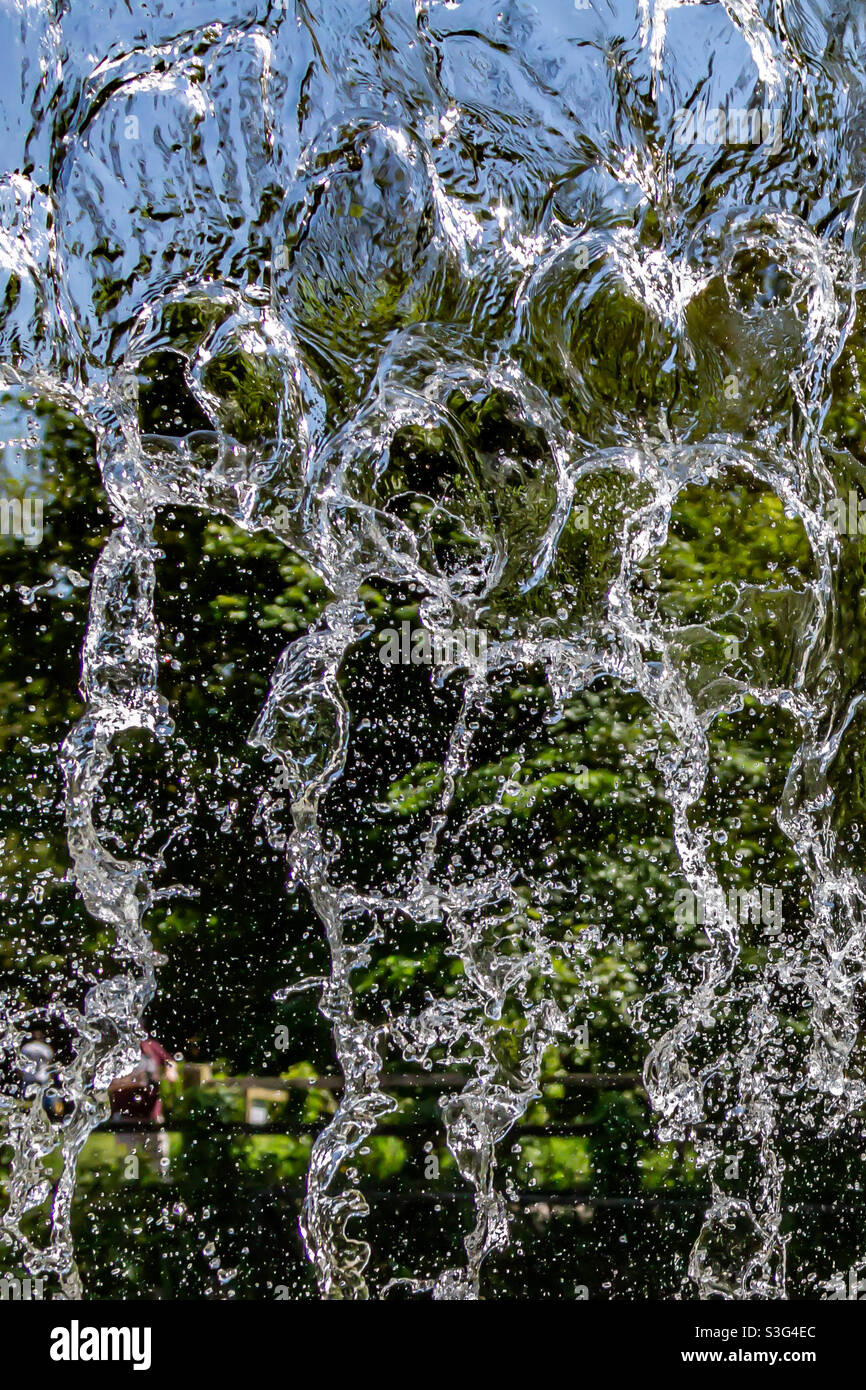 Transparent water wall hi-res stock photography and images - Alamy