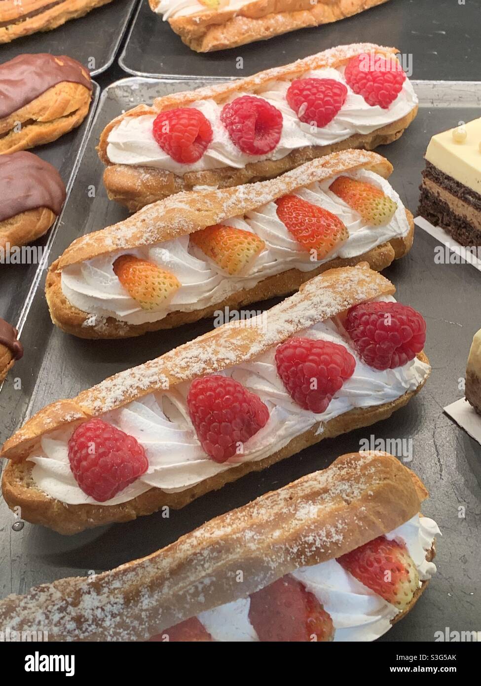 Fruits pastry hi-res stock photography and images - Alamy