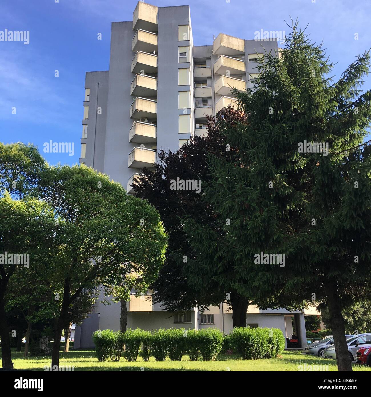 City greenery hi-res stock photography and images - Alamy