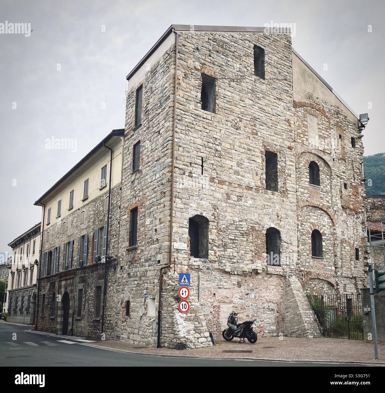 Como buildings hi-res stock photography and images - Alamy