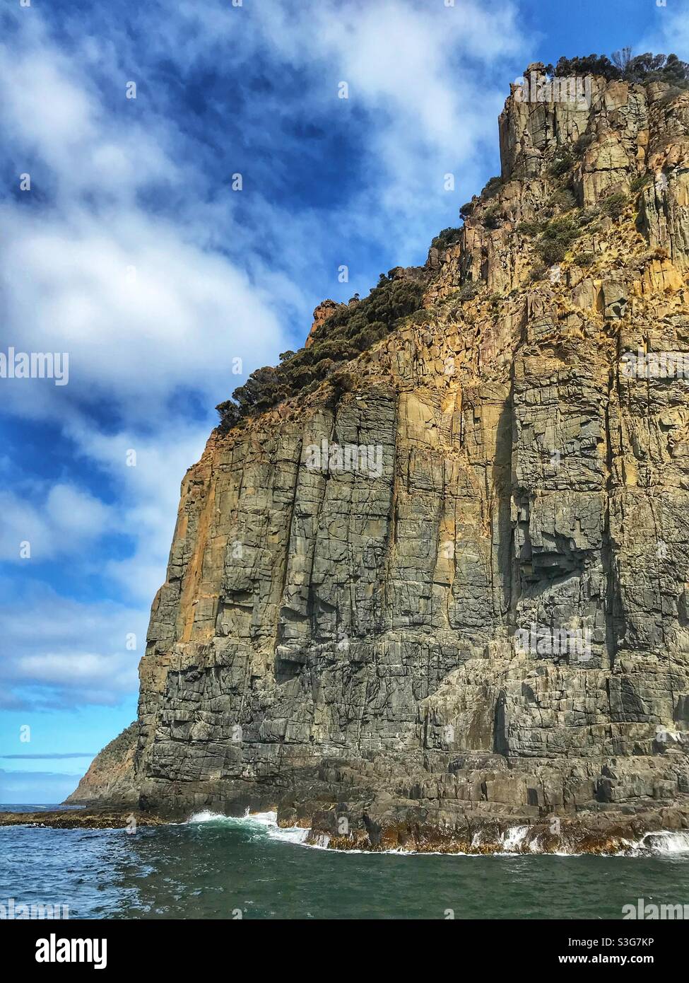 Ocean cliff, Bruny Island, Tasmania, Australia Stock Photo - Alamy