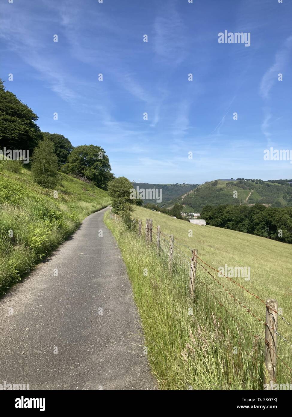 A Country Lane in The Sirhowy Valley Stock Photo - Alamy