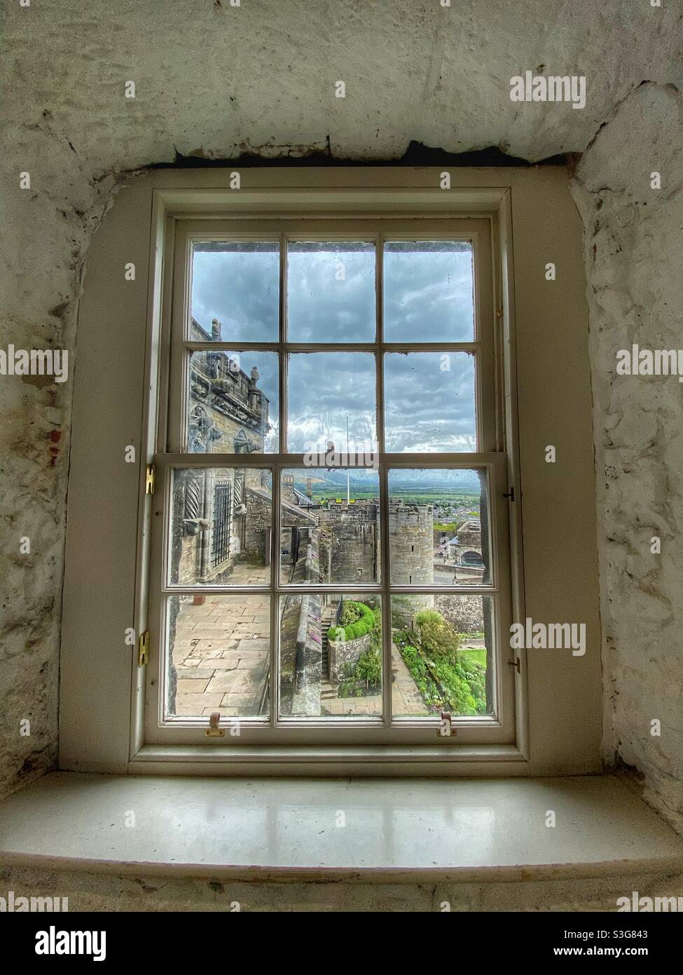 Castle windows hi-res stock photography and images - Alamy