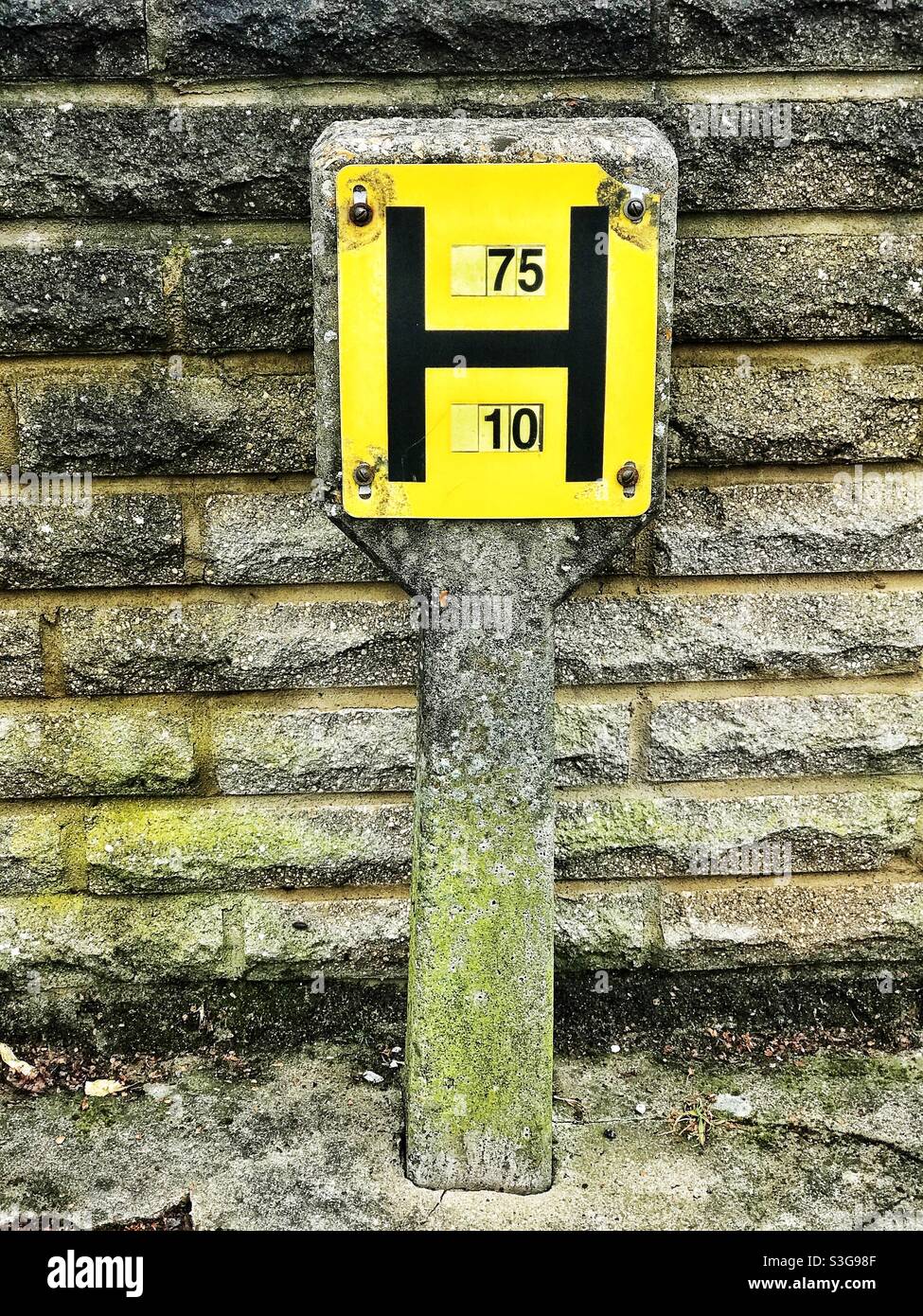 Marker for underground water mains hi-res stock photography and images ...