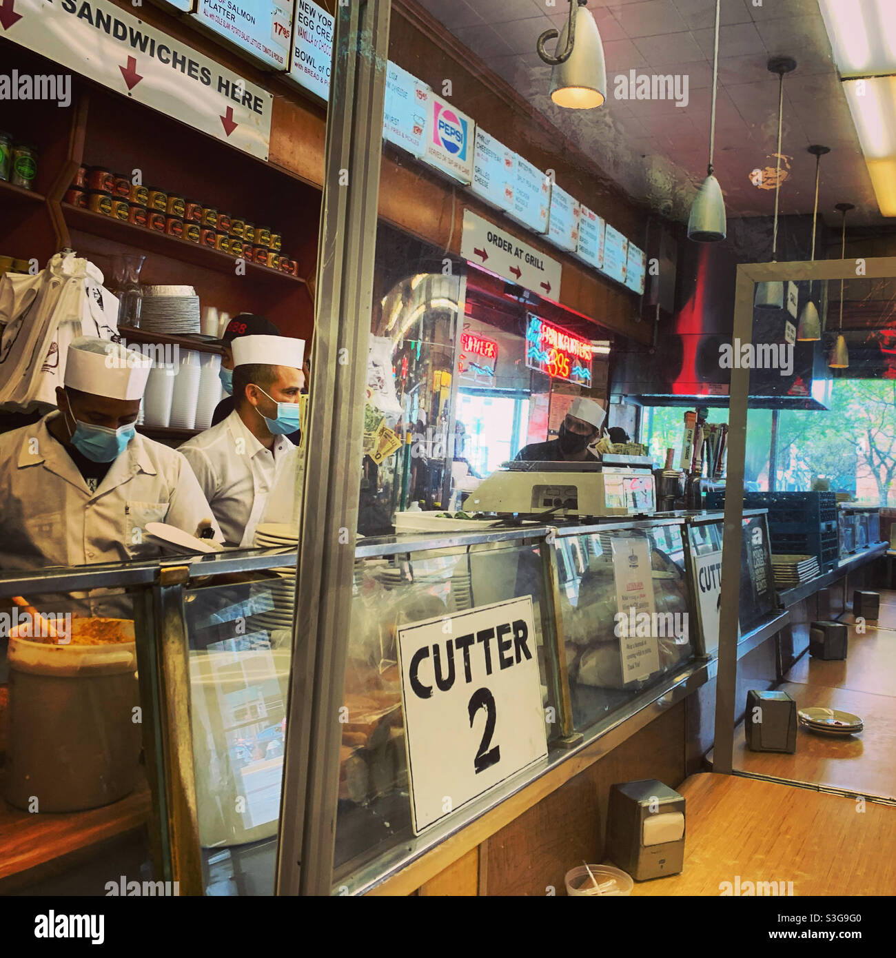 New york deli interior hi-res stock photography and images - Alamy