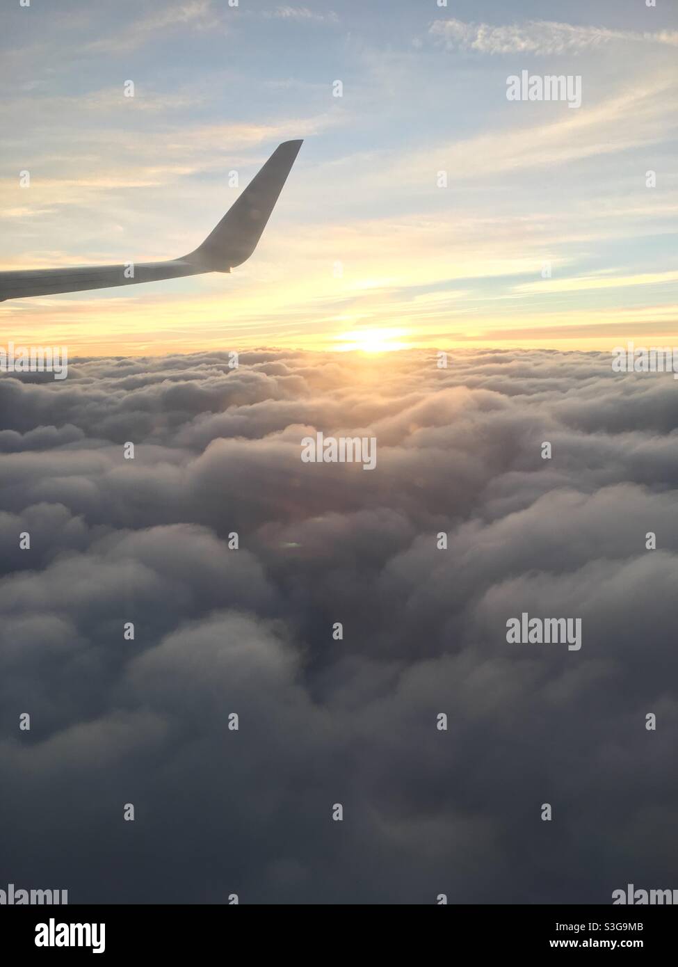 Beautiful sunset with airplane hi-res stock photography and images - Alamy