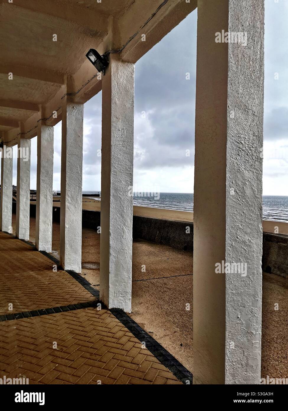 Portico with columns hi-res stock photography and images - Alamy