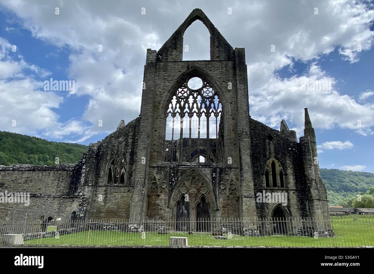 Abbey wales hi-res stock photography and images - Alamy