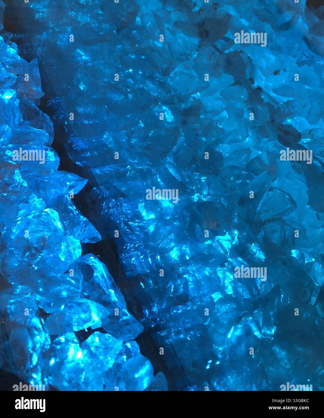 Glass crystals hi-res stock photography and images - Alamy