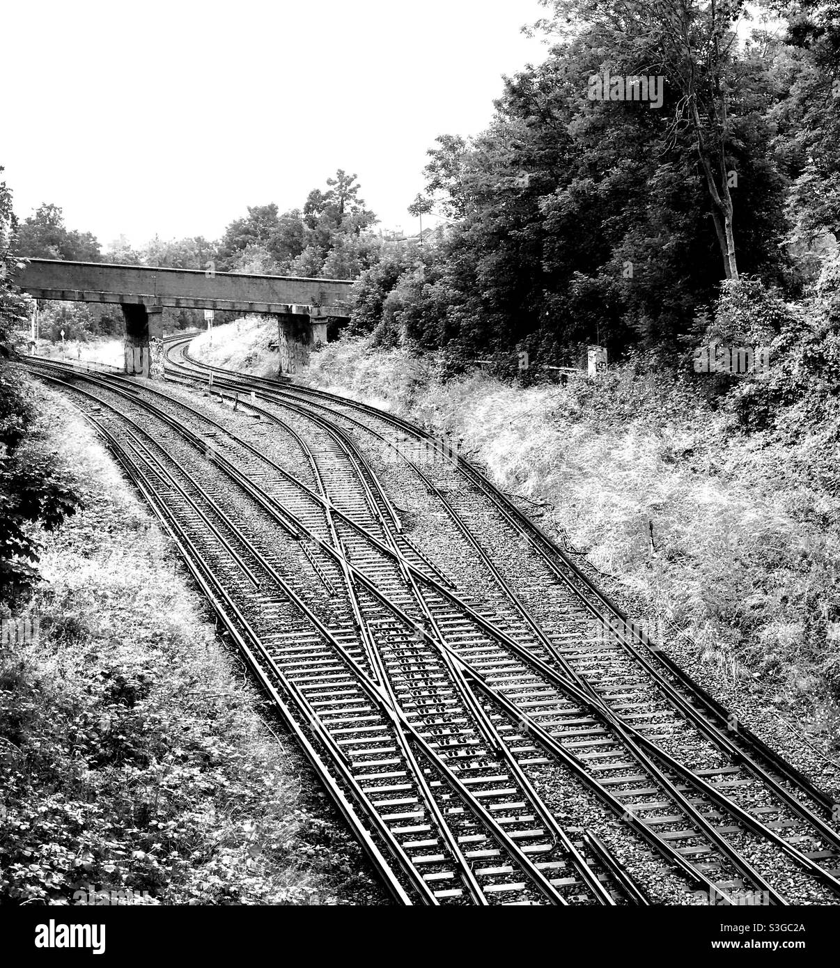 Converging lines Black and White Stock Photos & Images - Alamy