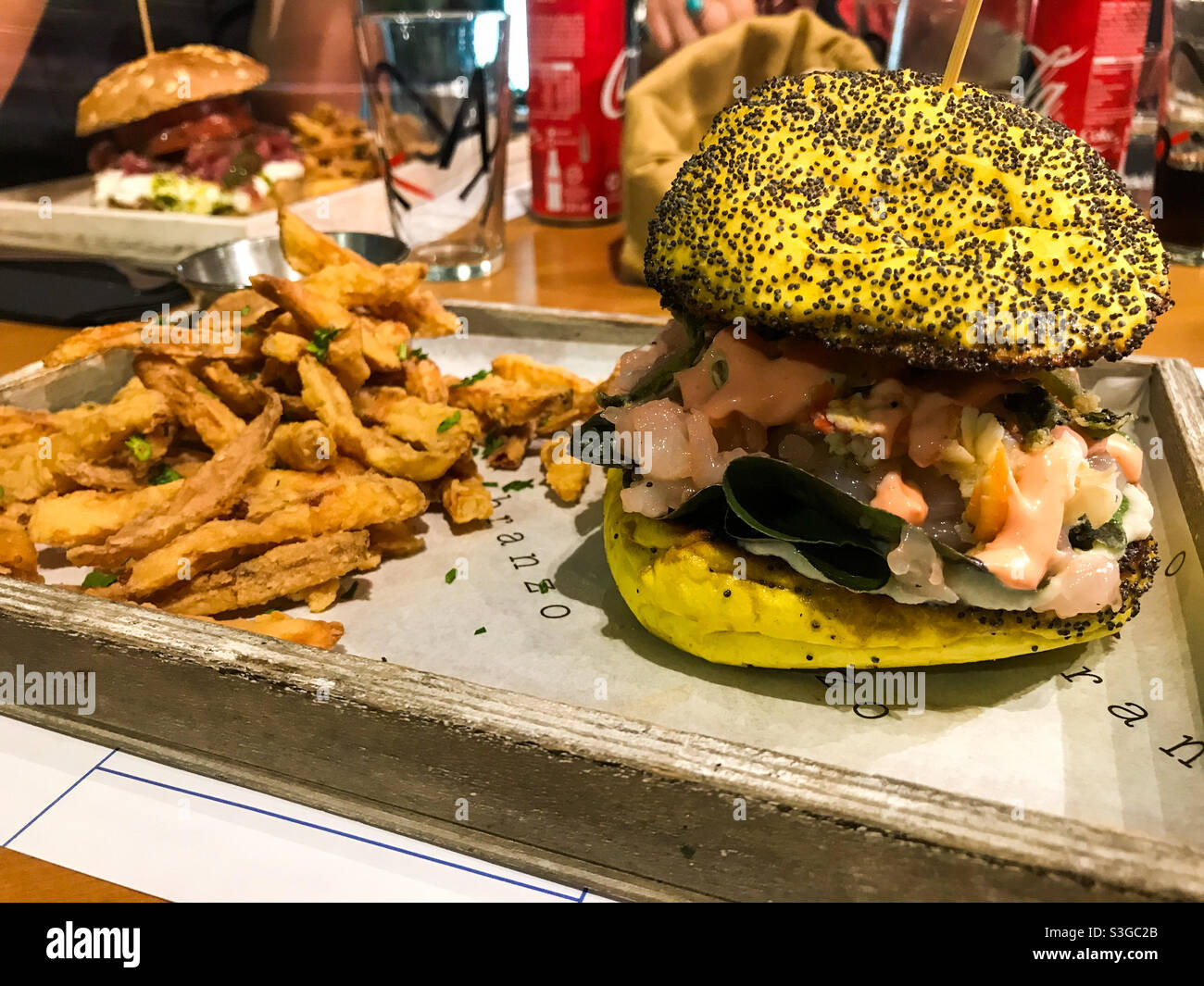 Burger fish hi-res stock photography and images - Alamy