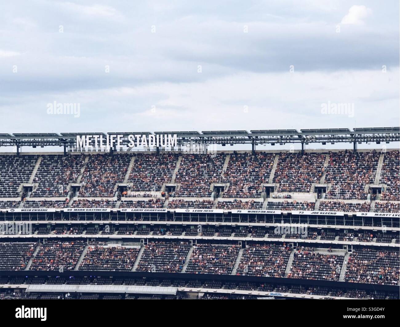 Metlife stadium crowd hi-res stock photography and images - Alamy