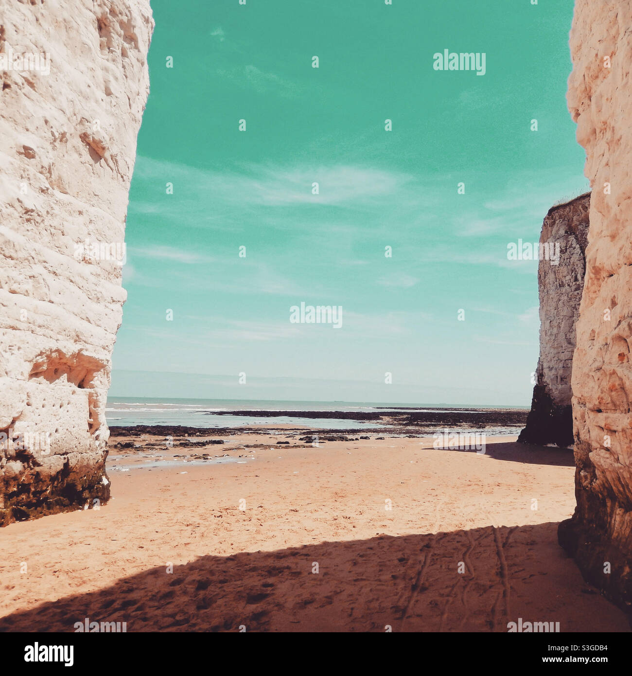 Cliffs margate hi-res stock photography and images - Alamy
