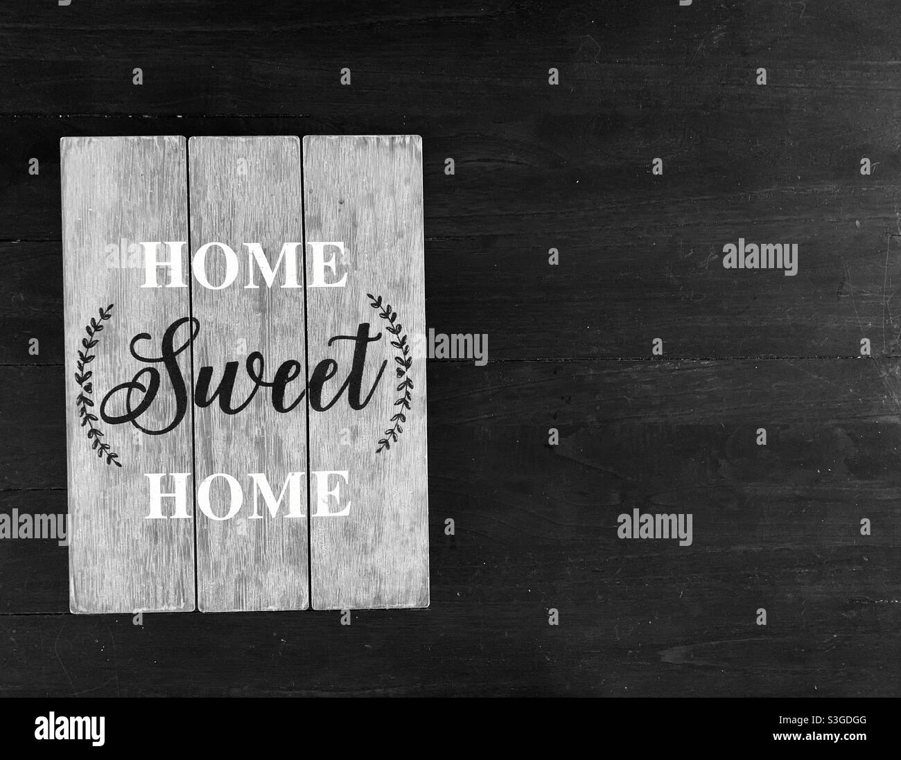 Home sweet home sign hi-res stock photography and images - Alamy
