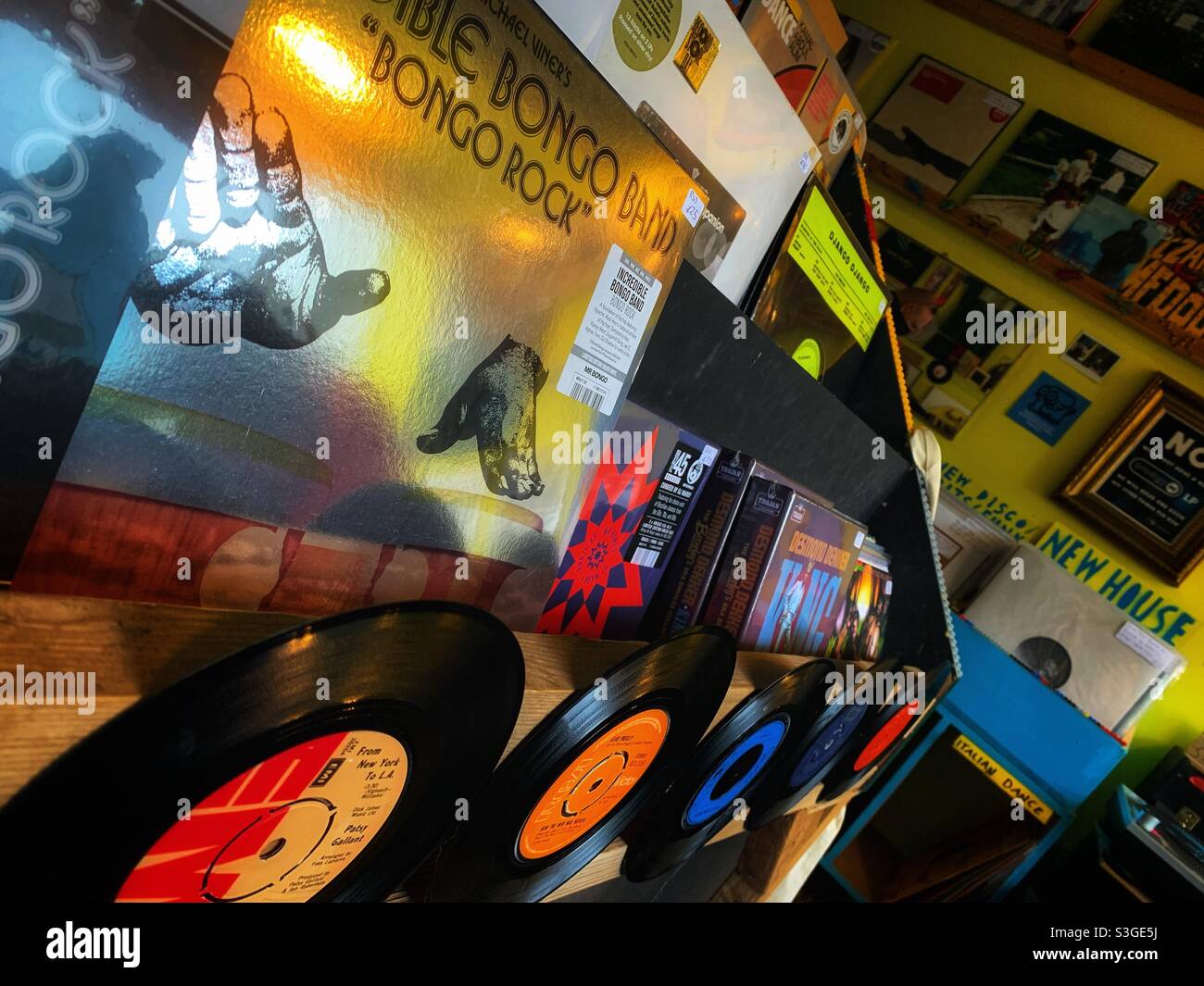 Bongo rock hi-res stock photography and images - Alamy