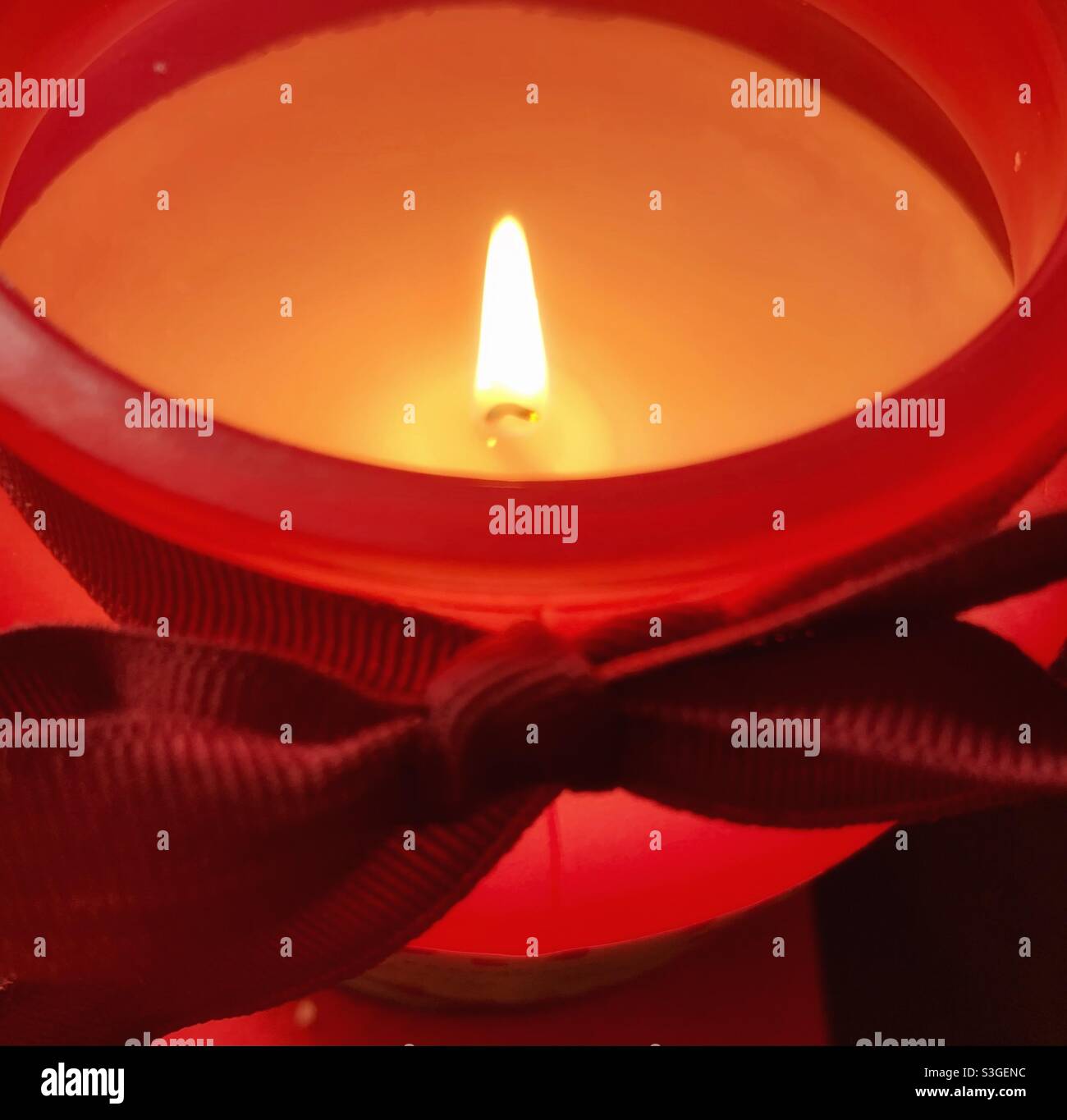 Lit red bow hi-res stock photography and images - Alamy