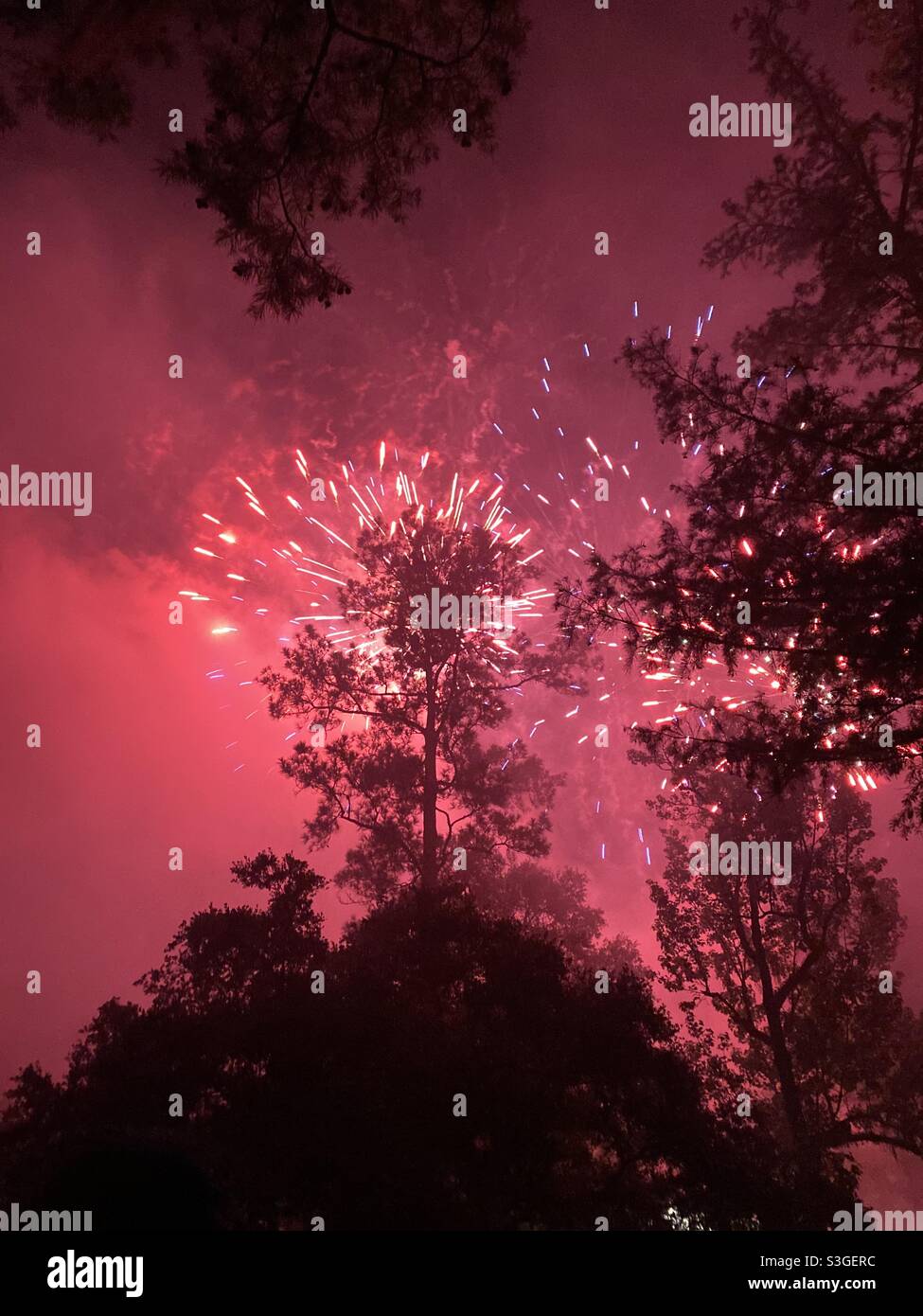 Fireworks fourth of july hi-res stock photography and images - Alamy