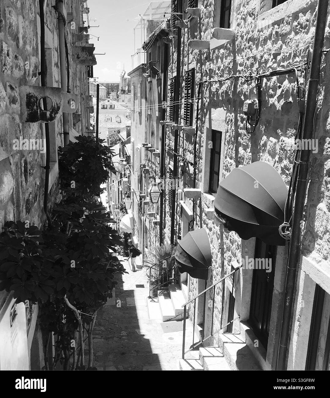 Alleyway Black and White Stock Photos & Images - Alamy