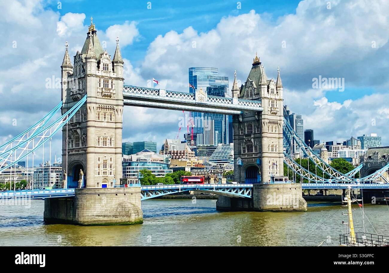 Double decker bus on tower bridge hi-res stock photography and images ...